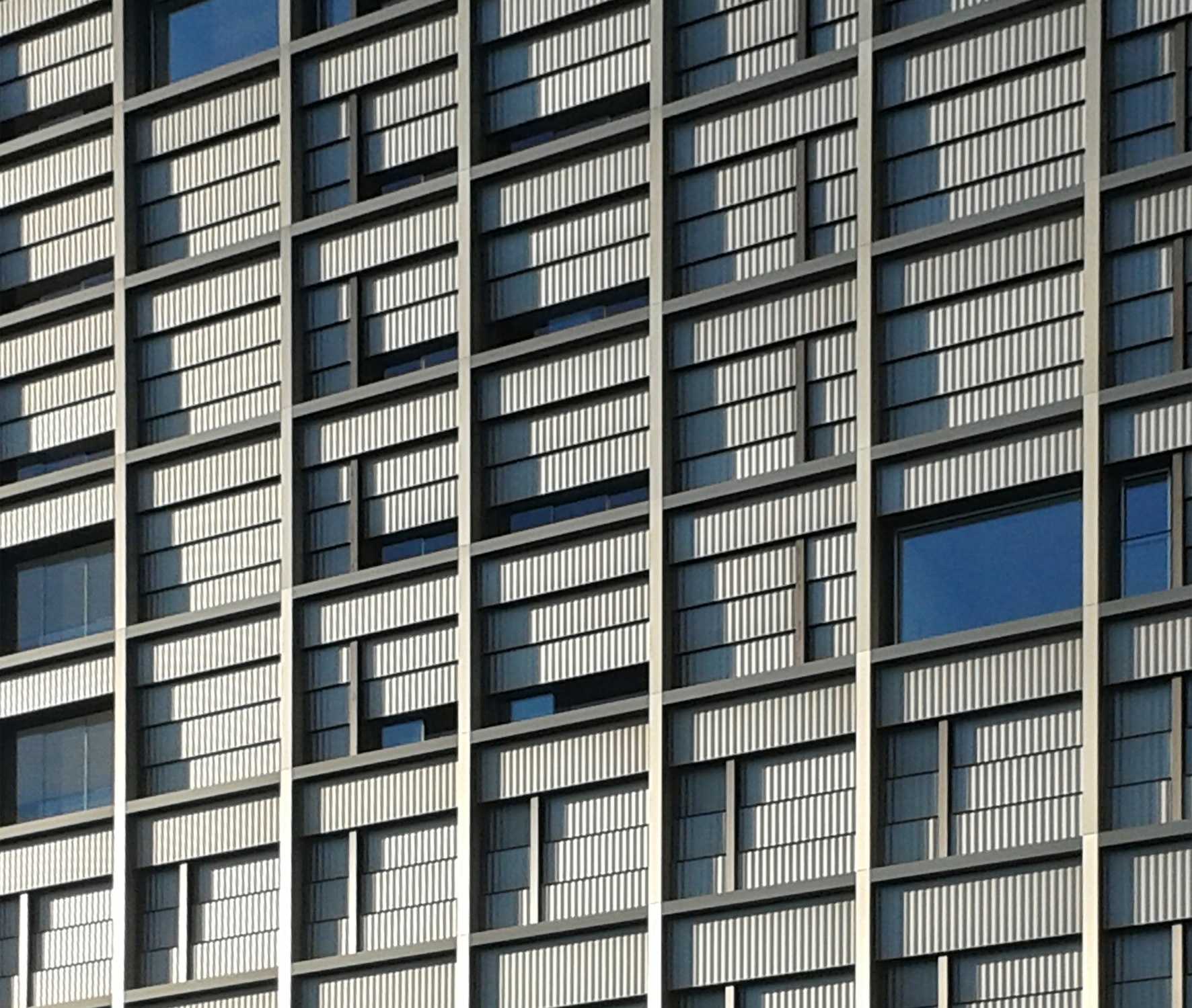 Telescopic vertically sliding slats in Zurich [125] | filt3rs