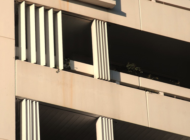 Vertical pivoting louvers protecting balcony [205] | filt3rs