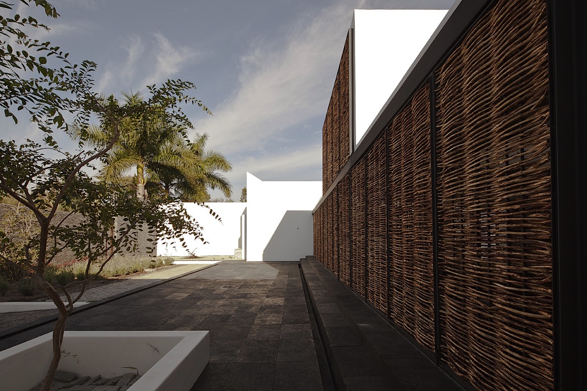 Folding-sliding Mexican wicker panels [570] | filt3rs