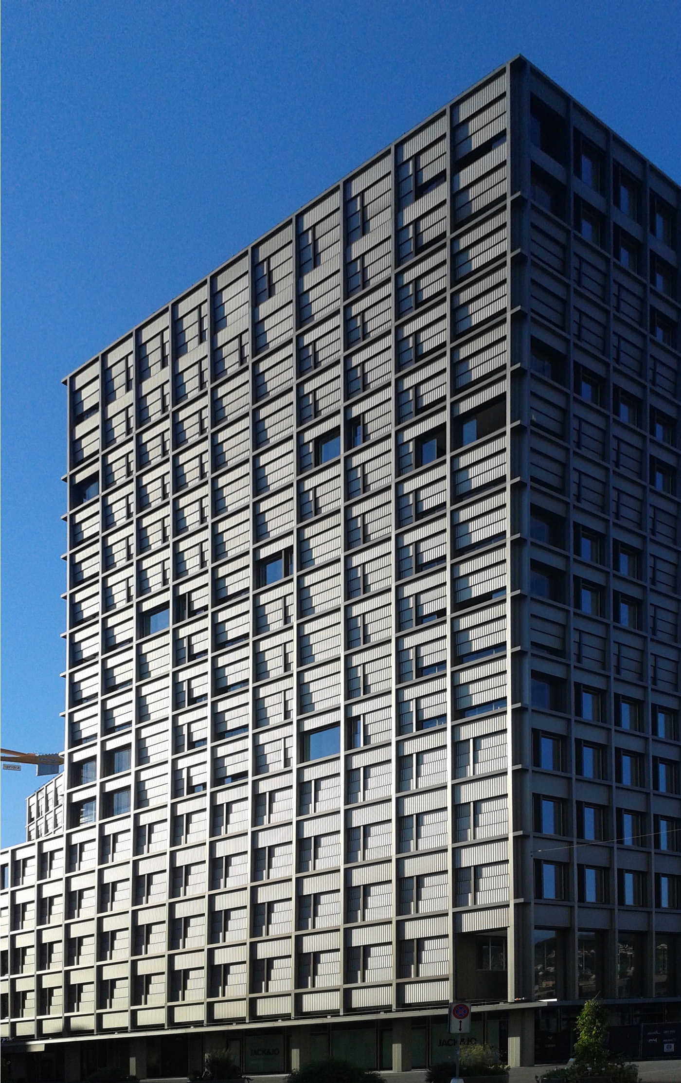 Telescopic vertically sliding slats in Zurich [125] | filt3rs