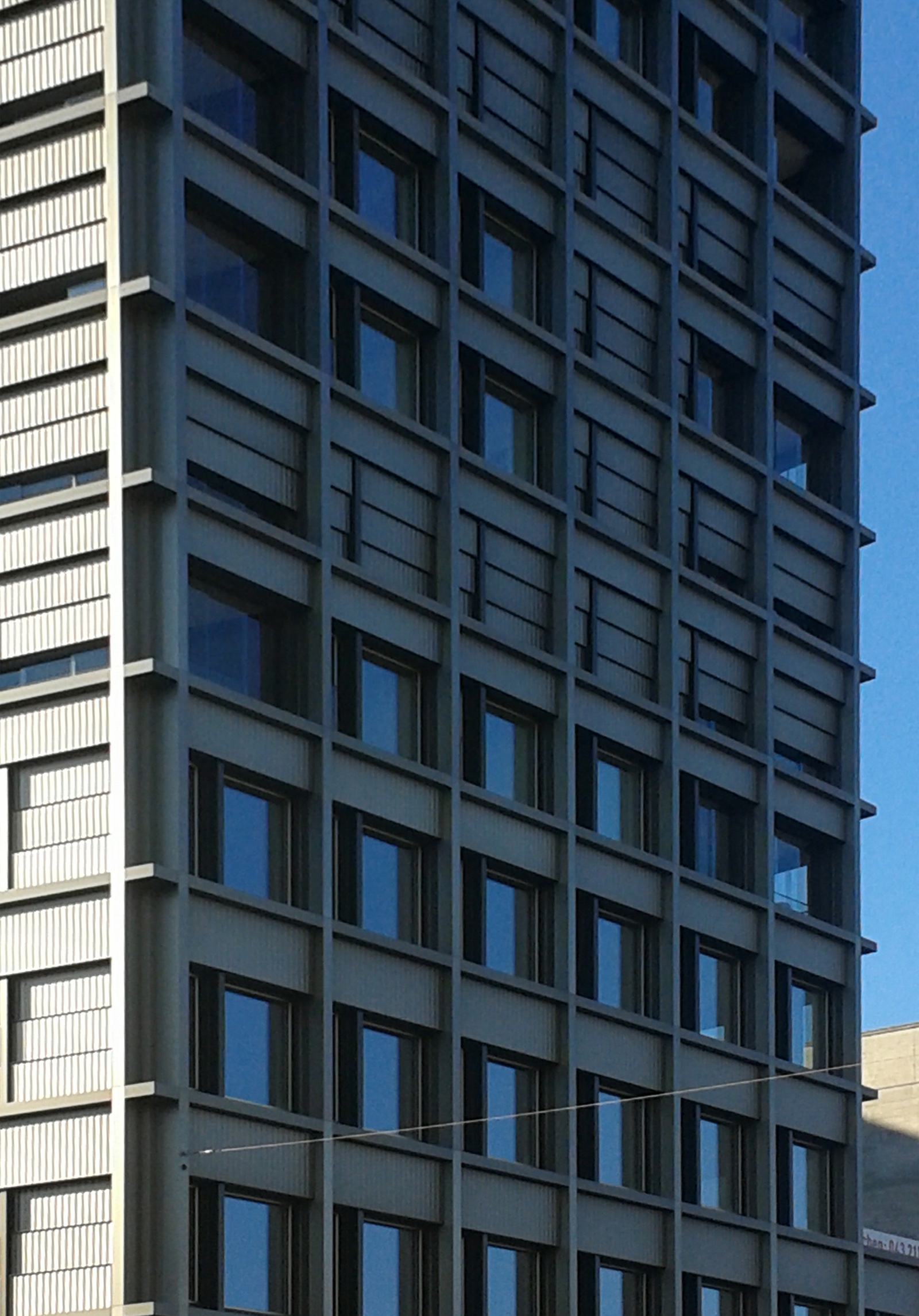 Telescopic vertically sliding slats in Zurich [125] | filt3rs