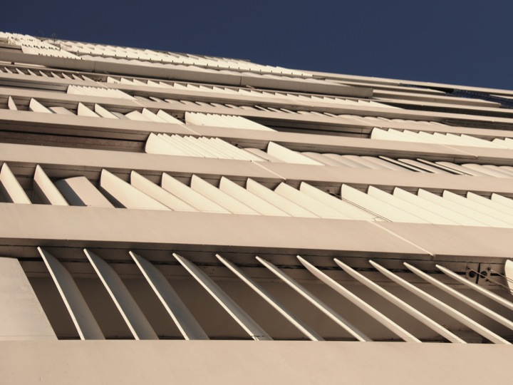 Vertical pivoting louvers protecting balcony [205] | filt3rs